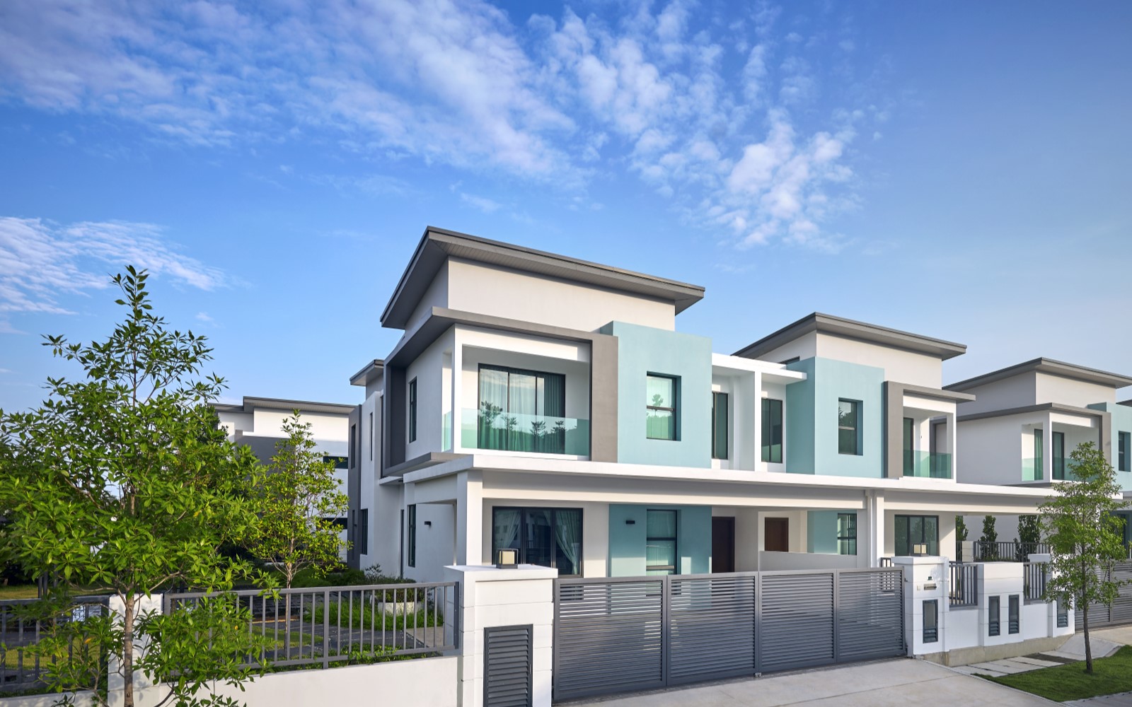 Sierra Hillside - Paramount Property